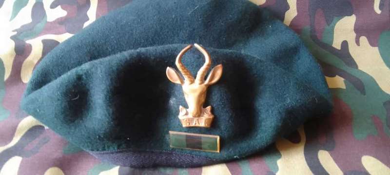 Headgear - SADF/ SA ARMY INFANTRY BERET FULL (CAP BADGE BONZE BOKKOP ...