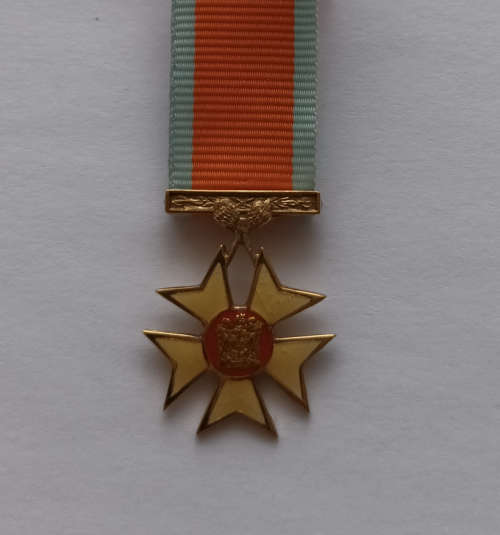 SADF & SANDF - SADF Pro Virtute Decoration - Miniature - Marked 9ct ...