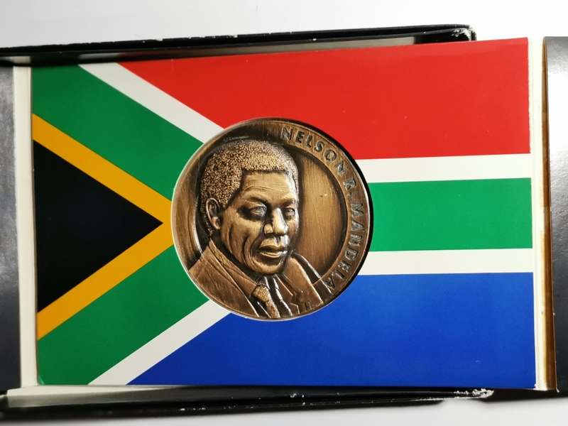 Mandela - HUGE FNB MANDELA MEDALLION IN BOX WITH CERTIFICATE. WEIGHT ...