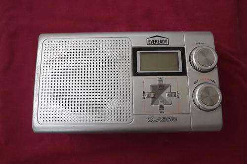 Appliances - Eveready Classic Radio - uses a PM9 Battery - needs a new ...