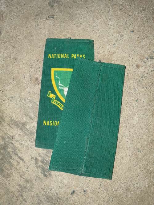 International Badges & Insignia - pair used olive green SA National ...