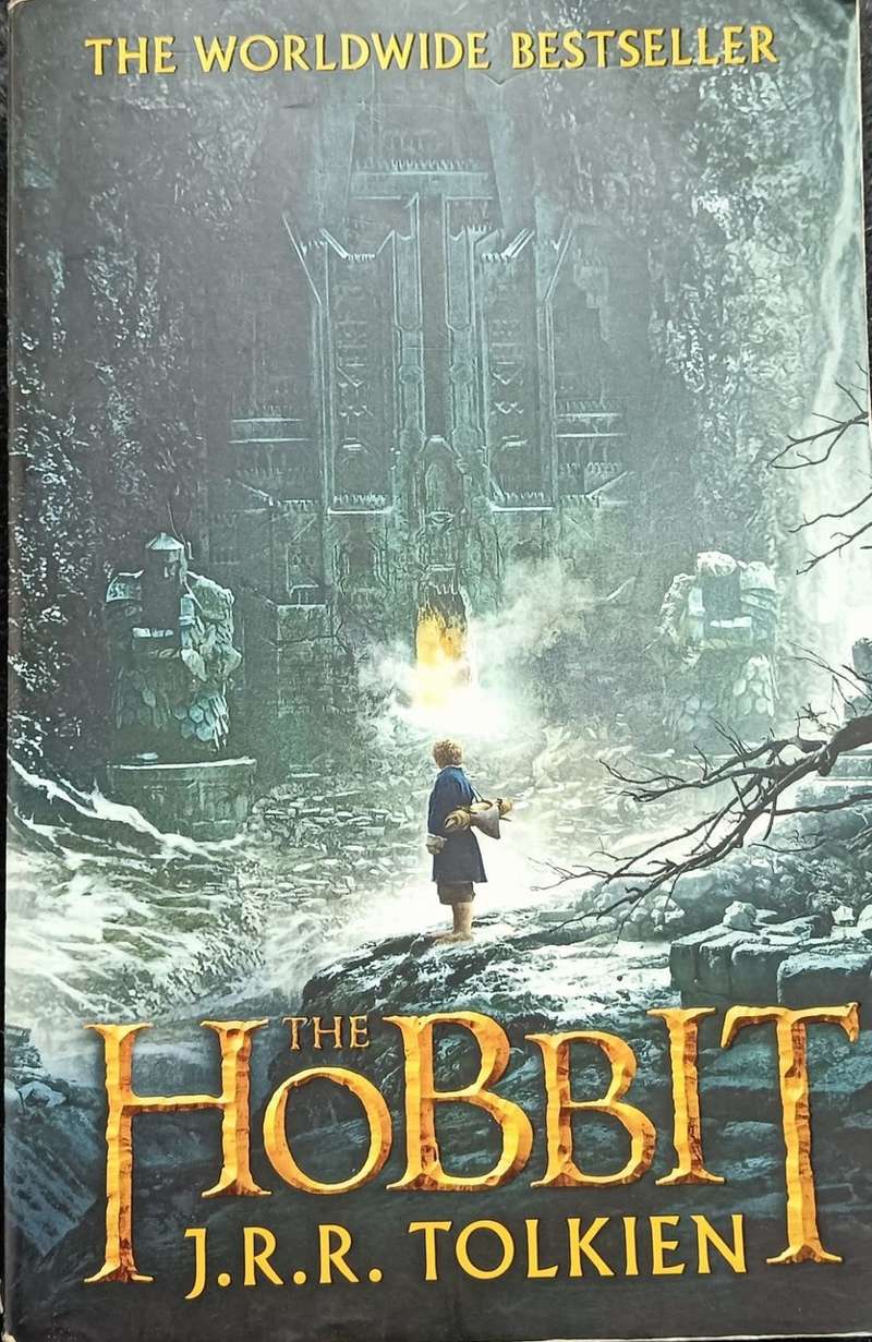 Science Fiction & Fantasy - The Hobbit - J.R.R. Tolkien - Softcover ...