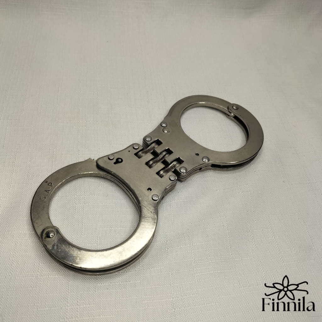 Kit - SAP Handcuffs, no key!!! was sold for 31.00 on 12 Jun at 21:45 by ...