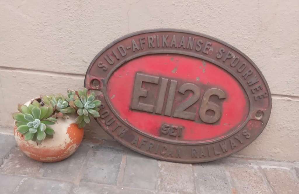 Rail - Brass electric locomotive cab plate: SUID AFRIKAANSE SPOORWEE ...