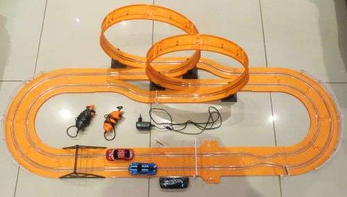 Sets - **HOTWHEELS SCALEXTRIC**DOUBLE LOOP DARE**4.5 M TRACK**2ND HAND ...