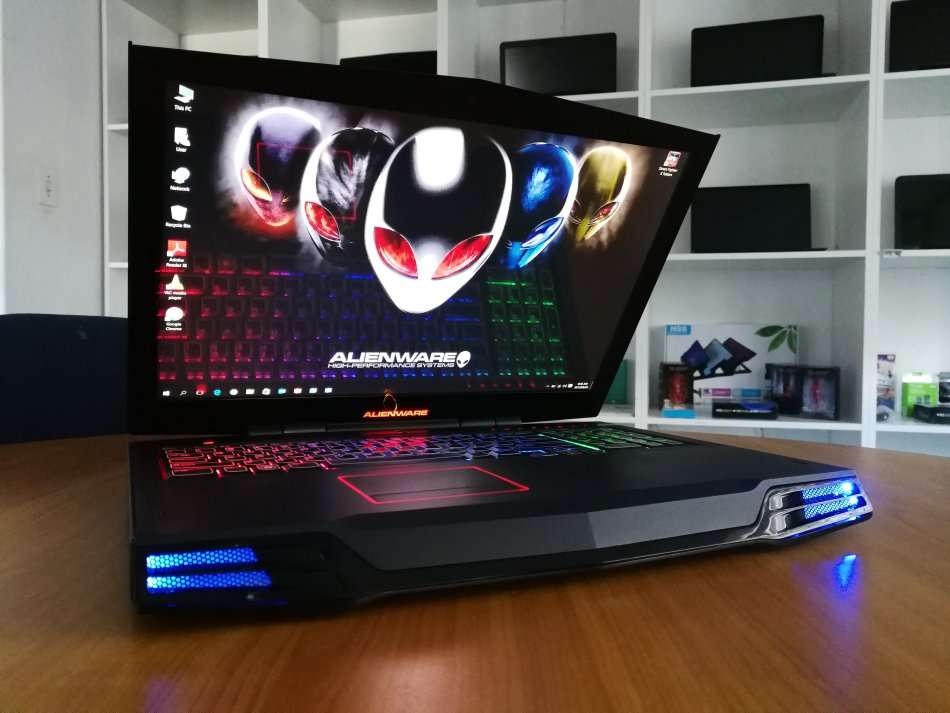 Laptops & Notebooks - ALIENWARE M17X-R2 CrossfireX 2X ATI HD 5870 I7 ...
