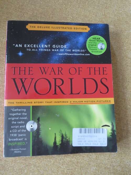 General Fiction - THE WAR OF THE WORLDS by H.G. Wells: Deluxe ...