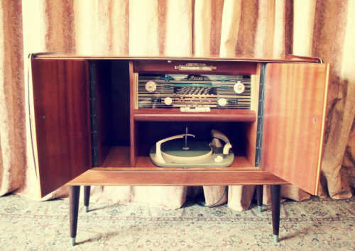 Cabinets - A fabulous Blaupunkt radiogram in a cabinet with a stylish ...