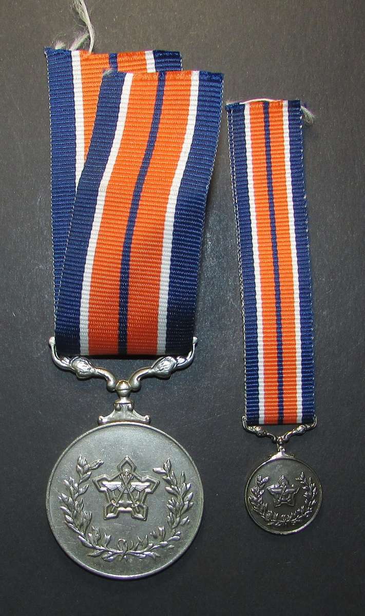SADF & SANDF - SADF - General Service Full Size Medal with Miniature ...