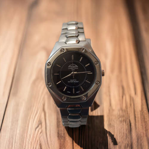 Men's Watches - Stunning Vintage Diamonda Aim black dial quartz gents ...