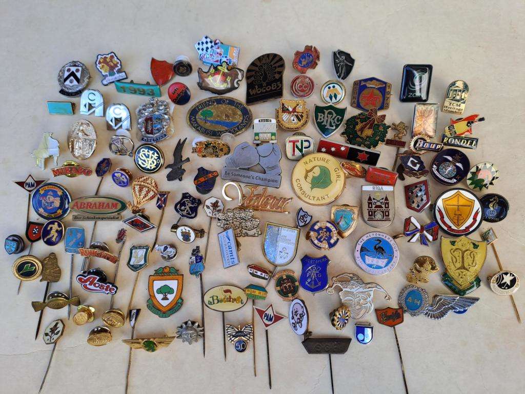 Other Antiques & Collectables - 100 pin badges (109 to be exact) Job ...