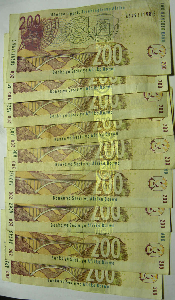 TT Mboweni - Bargain RSA notes: 10x Mboweni R200 notes (2004 to 2009 ...