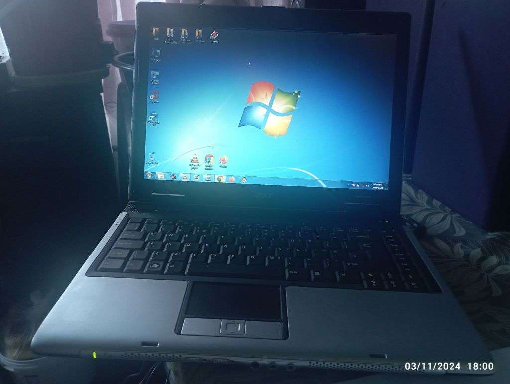 Laptops & Notebooks - Acer Inspire 5050 14`/AMD Turion 2.2Ghz/4GB RAM ...