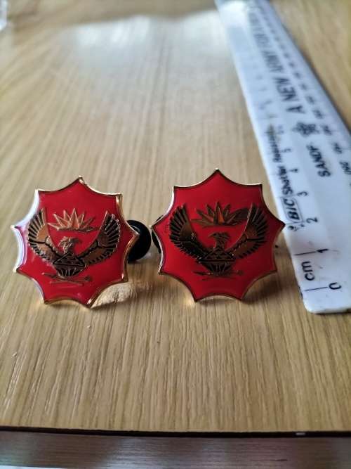 South African Army - SANDF Badge Set was sold for R196.00 on 16 Apr at ...