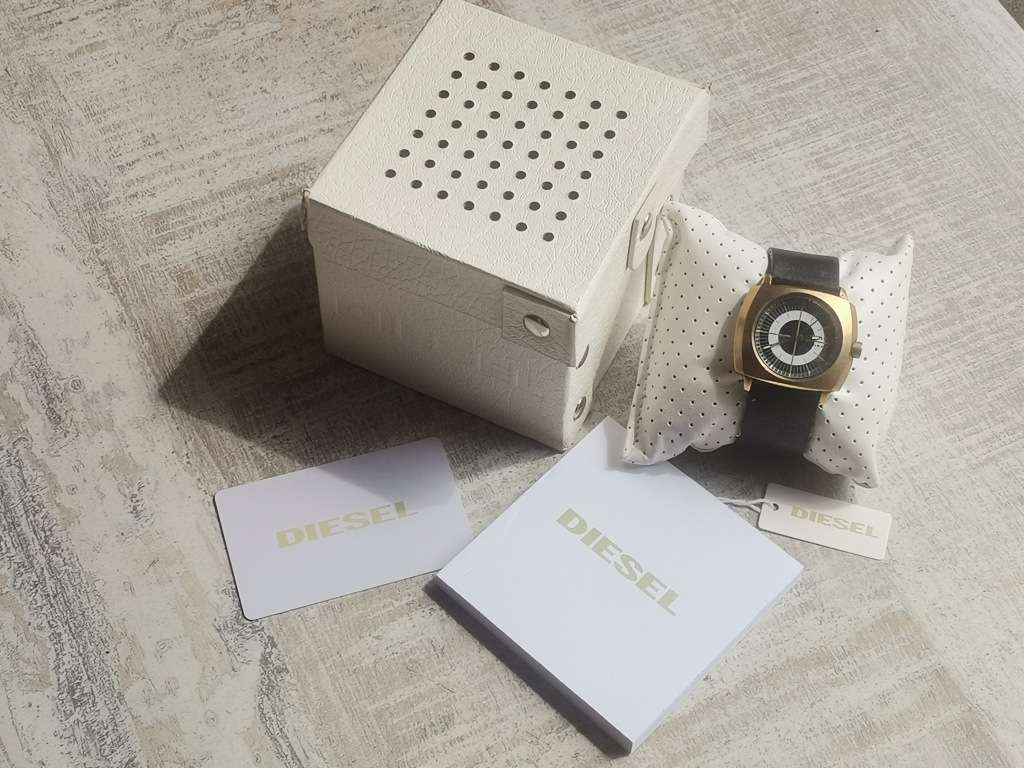 Men's Watches - DIESEL MENS WATCH WITH ORIGINAL BOX AND MANUALS IN ...