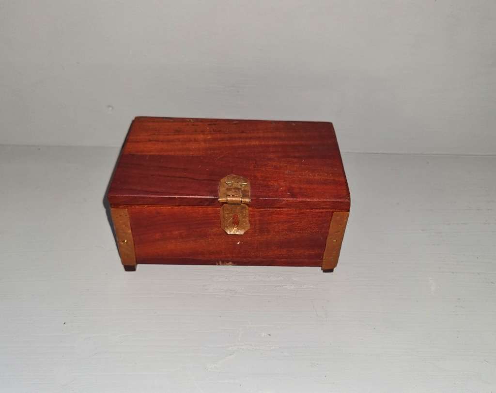 Wooden - Vintage small wooden box was sold for R56.00 on 17 Apr at 23: ...