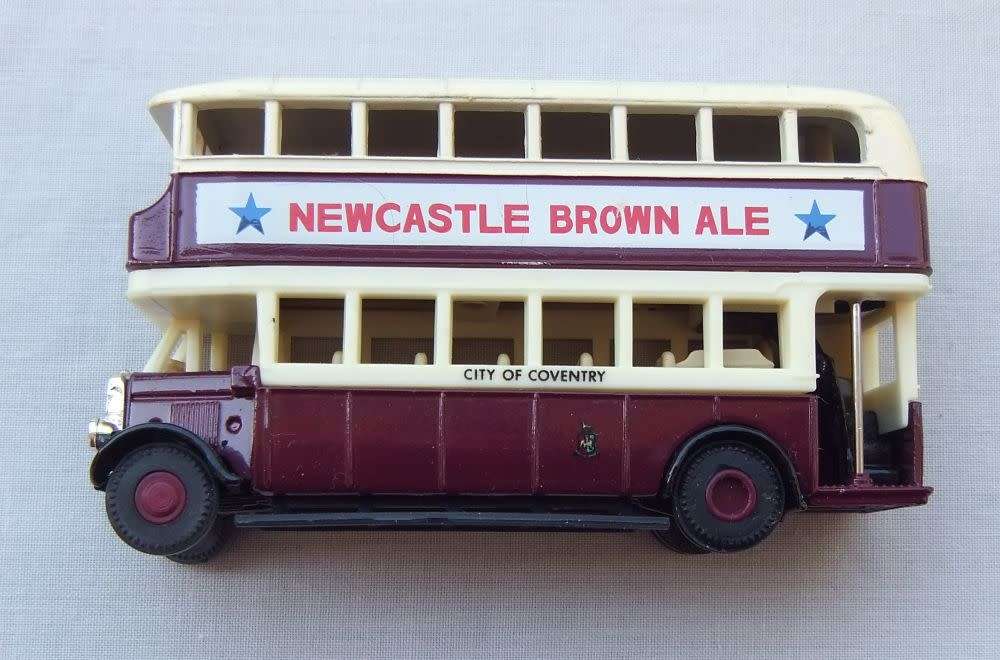 Road - A VINTAGE DIE CAST METAL MODEL OF THE 1930 LEYLAND TITAN TDI BUS ...