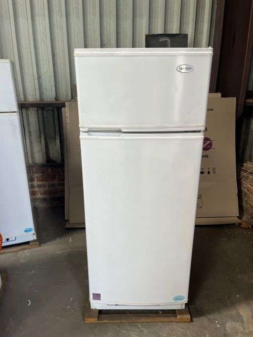 Fridges & Freezers - Zero Appliances 230Ltr Gas and Electric Fridge ...