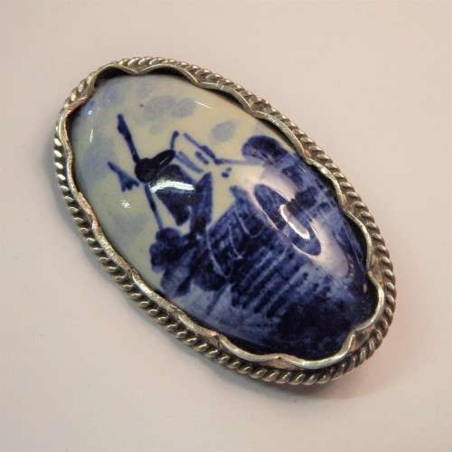 Brooches - Sterling silver Delft porcelain brooch - 45mm top to bottom ...