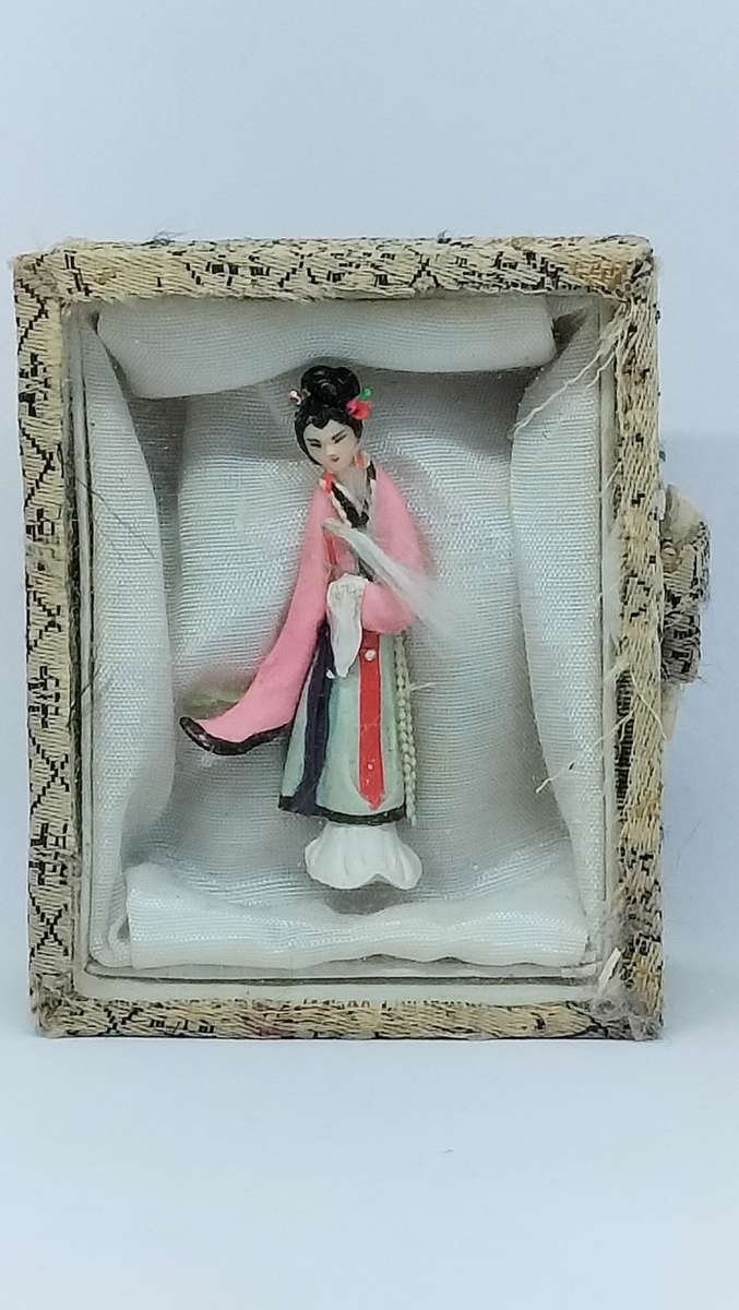 Oriental - A Magnificent Hand Painted Extremely Delicate Geisha ...