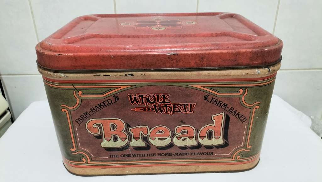 Tin - Vintage Extra Large Hinged Bread Tin was sold for R31.00 on 29 ...