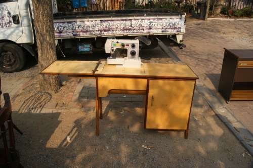 Appliances - A VINTAGE EMPISAL CRESTA ELECTRIC SEWING MACHINE IN ...