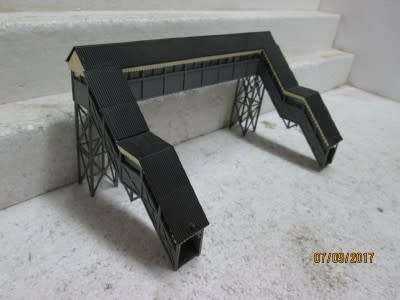 Scenery - HO/OO SCALE : DOUBLE RAIL COVERED PEDESTRIAN BRIDGE - LOT ...