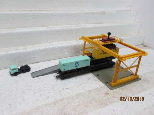 Scenery - HO SCALE : LIMA CONTAINER CRANE DEPOT - LOT 265U was sold for ...