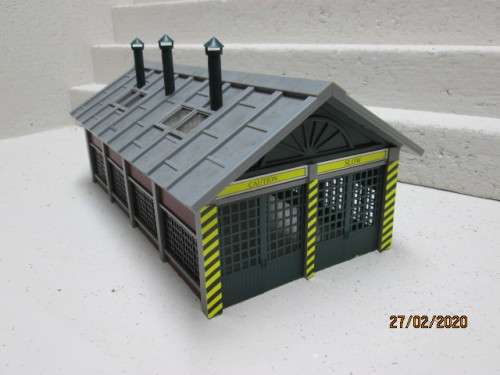 Scenery - HO SCALE : TWIN ENGINE SHED - LOT 550z was sold for R150.00 ...