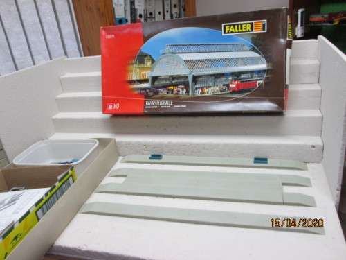 Scenery - HO SCALE : FALLER PLATFORM SET WITH ACCESSORIES - CANOPY NOT ...