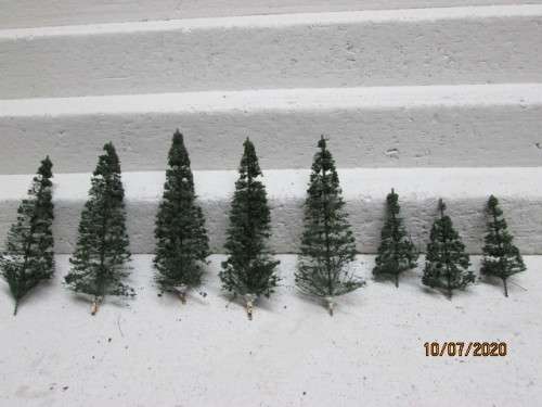 Scenery - HO SCALE : PINE TREES x8 - LOT 405BB was sold for R50.00 on ...
