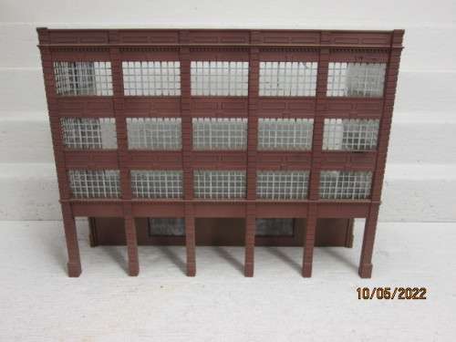 Scenery - HO SCALE : WALTHERS : LARGE TRIPPLE STORY BACKDROP INDUSTRIAL ...
