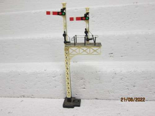 Scenery - OO SCALE : HORNBY : TWIN RAIL SIGNAL GANTRY was sold for R135 ...