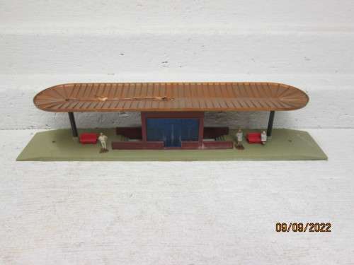 Scenery - HO SCALE : LIMA : STATION PLATFORM - was sold for R100.00 on ...