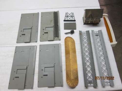 Parts & Accessories - HO / OO SCALE : LIMA : SCRAP YARD was sold for ...