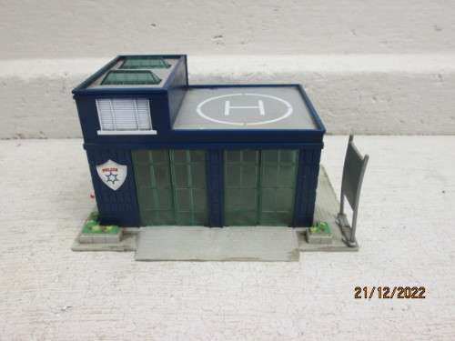 Scenery - HO SCALE : NEWRAY : POLICE STATION was sold for R40.00 on 8 ...