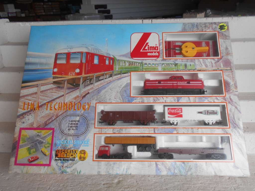 Train Sets - HO SCALE - LIMA - SNCF TRAIN SET WITH RAIL CROSSING ...