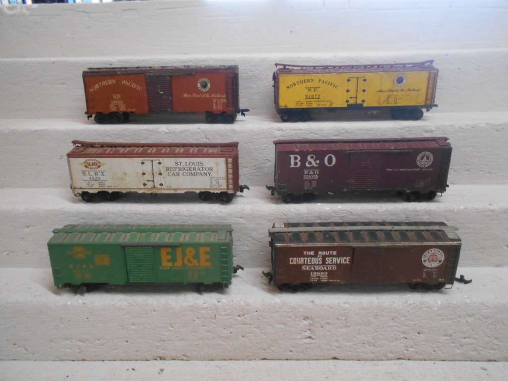 Rolling Stock - HO SCALE - AMERICAN STYLE BOX CARS - X6 for sale in ...
