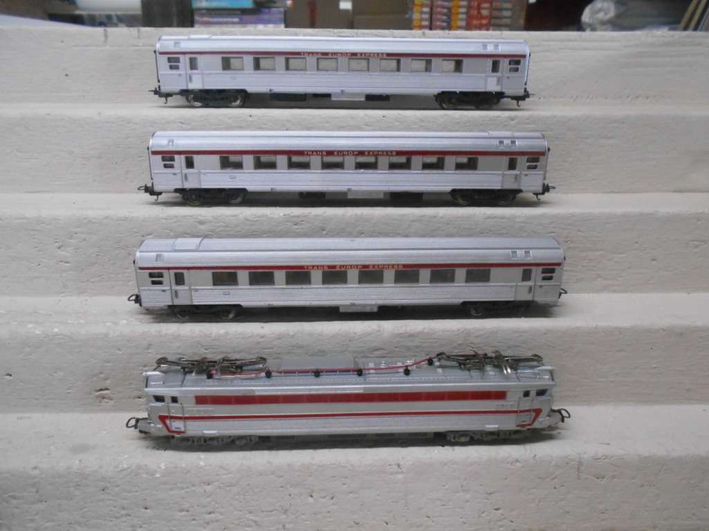 Train Sets - HO SCALE - LIMA - SNCF TRANS EURO EXPRESS SET - BOXED for ...