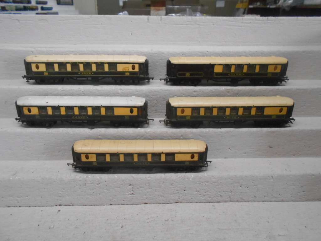 Rolling Stock - OO SCALE - TRIANG - PULLMAN COACHES - X5 for sale in ...