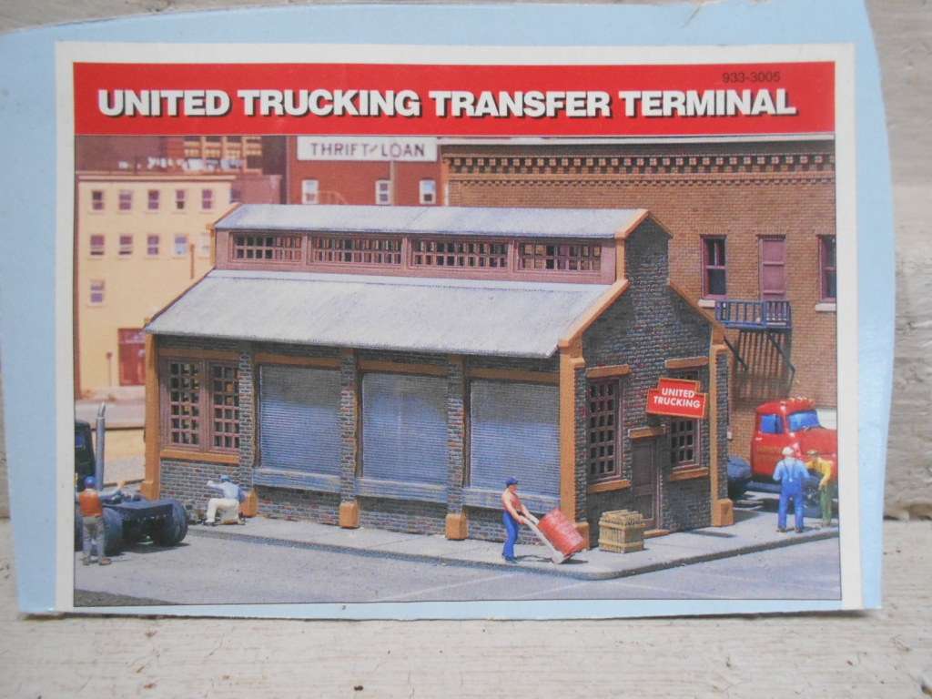 Scenery - HO SCALE - WALTHERS - UNITED TRUCKING TRANSFER TERMINAL for ...