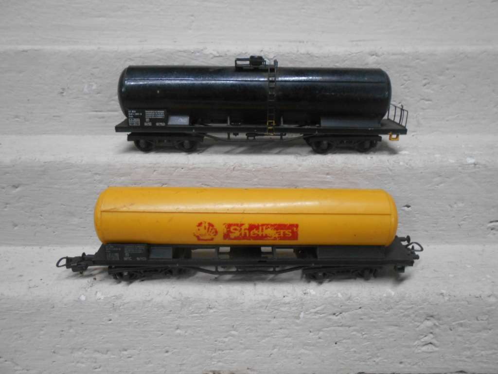 Rolling Stock - HO SCALE- LIMA - TANKER WAGONS - X2 for sale in ...