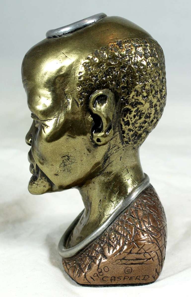 Sculptures & Carvings - Casper Darare - Shona kraal head and wife ...