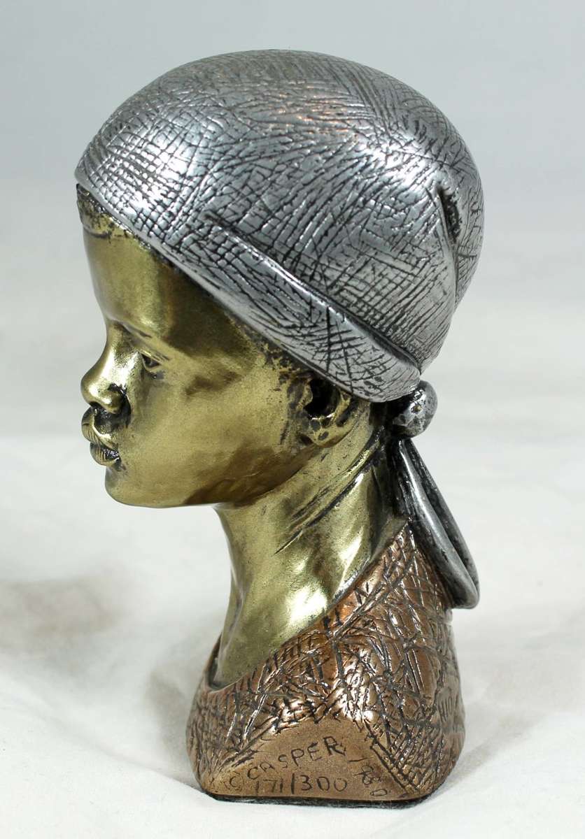 Sculptures & Carvings - Casper Darare - Shona kraal head and wife ...