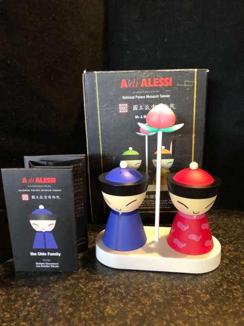 Salt & Pepper Mills - Alessi - Mr and Mrs Chin - Salt and Pepper ...