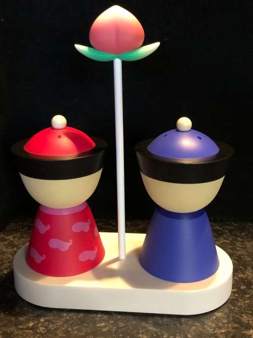 Salt & Pepper Mills - Alessi - Mr and Mrs Chin - Salt and Pepper ...