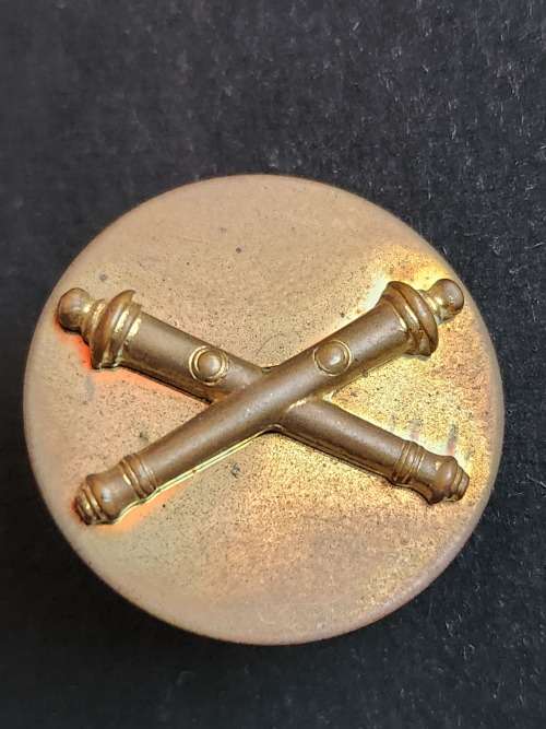 International Badges & Insignia - Vintage Army enlisted Field Artillery ...