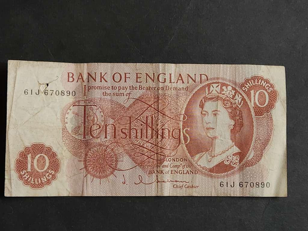 Europe & Great Britain - Bank of England 10 Shillings (tear top left ...