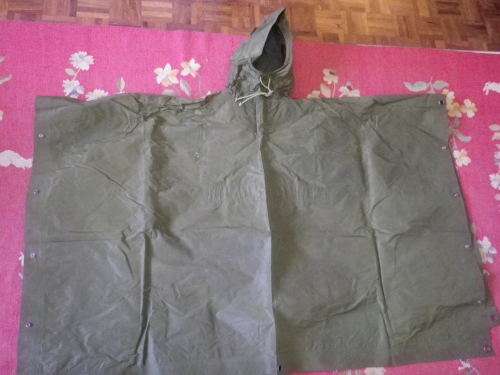Kit - RHODESIAN ARMY ISSUE PONCHO / RAIN SUIT ETC. FROM 1960'S SEE ...