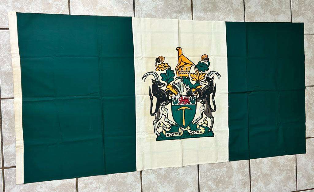 International Badges & Insignia - Rhodesia - Huge 1,8M by 0,9M ...